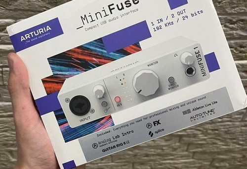 Arturia minifuse 1 white (аудиокарта)