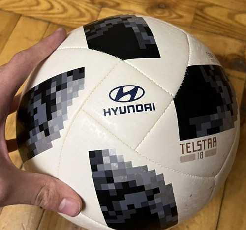 Футбольный мяч adidas telstar fifa 2018