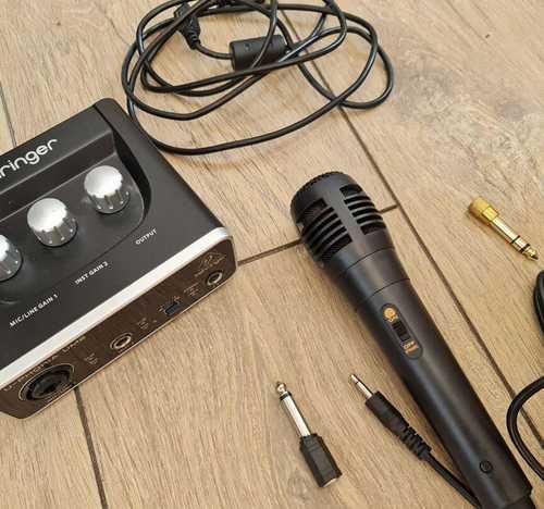 Звуковая карта Behringer UM2 и микрофон