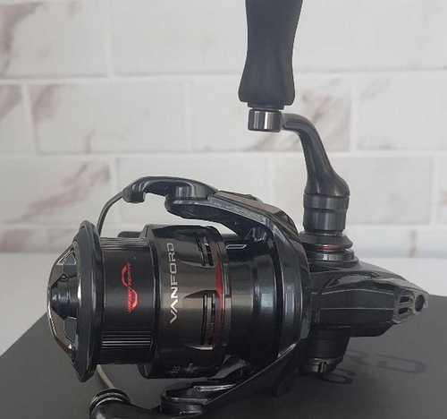 Катушка Shimano 24 Vanford C2500S 155 грамм