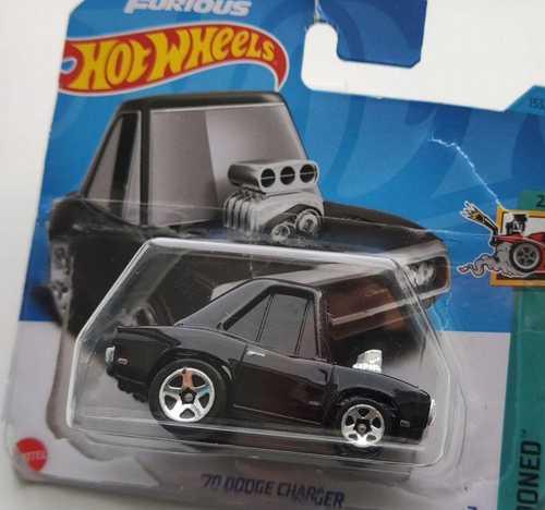 Моделька hot wheels dodge charger 70