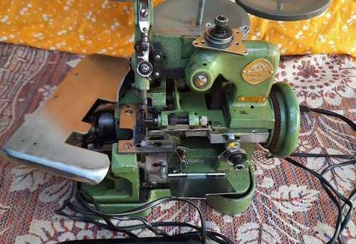Швейная машина Оверлок