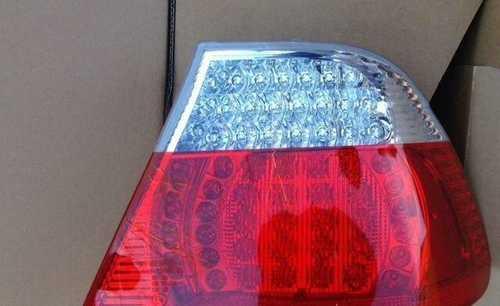 E46 Фонарь задний внешний правый с диодами красно