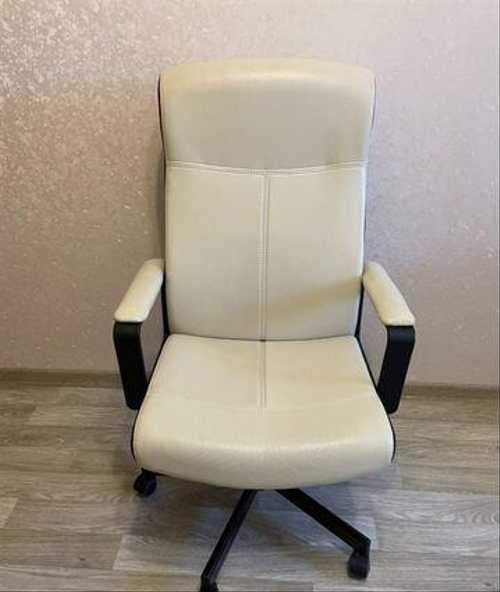 Кожаное кресло IKEA