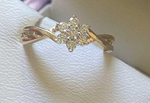 Золотое кольцо малинка с бриллиантами