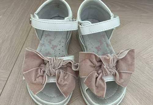 Туфли сандалии детские