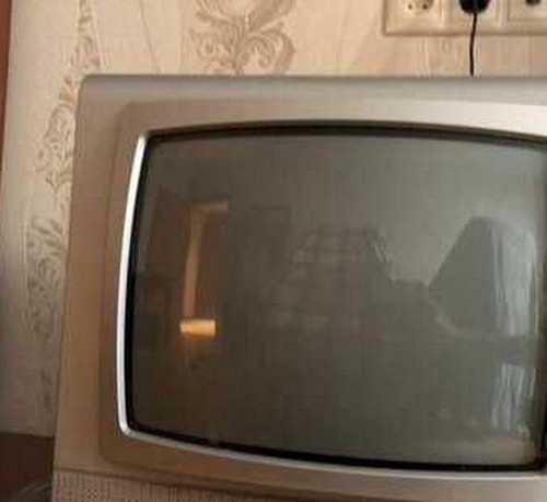 Телевизор Horizont 14A03 без пульта