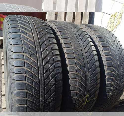 Goodyear Vector 4Seasons SUV 235/65 R17