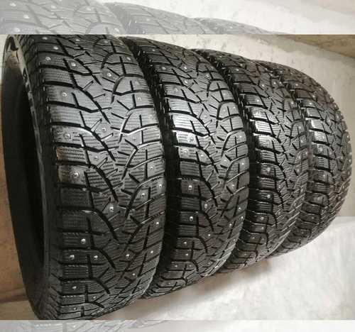 Bridgestone Blizzak Spike-02 SUV 215/65 R17 103T