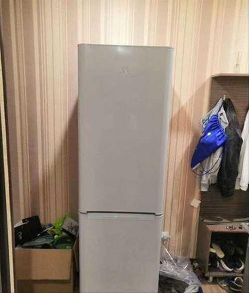 Холодильник Indesit BIA181