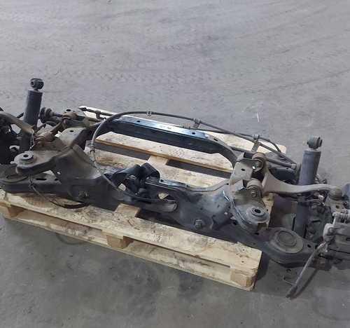 Подрамник Kia Sorento задний в сборе 554002P500