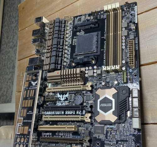 Asus sabertooth 990FX R2.0