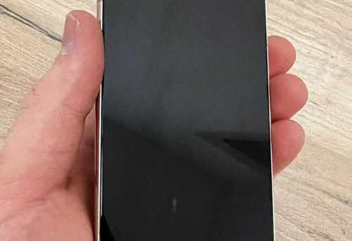 Дисплей Samsung Galaxy S21 с небольшим дефектом
