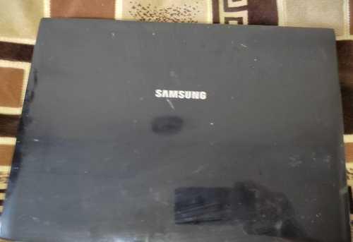 15.4" Samsung NP-R560, 320 ГБ, Core 2 Duo P9500, RAM 3 ГБ, GeForce 9600M GT 0.5 ГБ