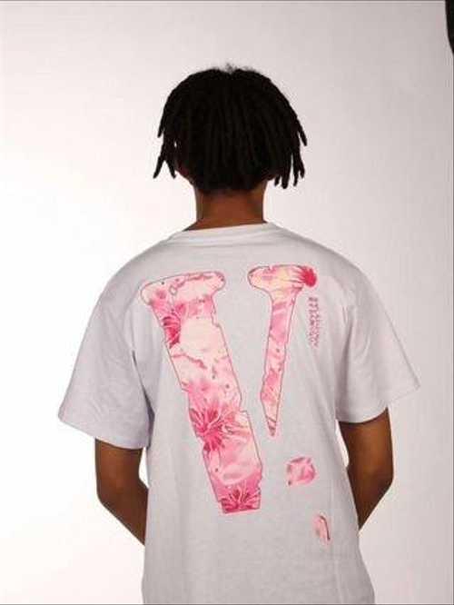 Футболка Vlone Sakura