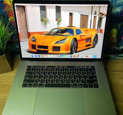 Macbook pro 15 2017 i7 16gb 500gb