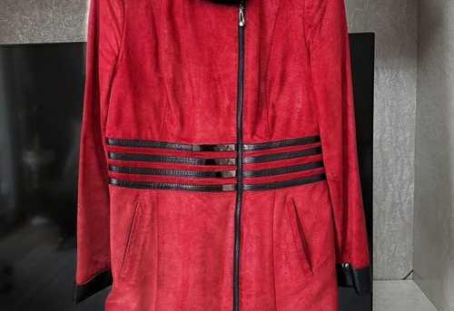 Красное замшевое пальто Toto с натуральным мехом