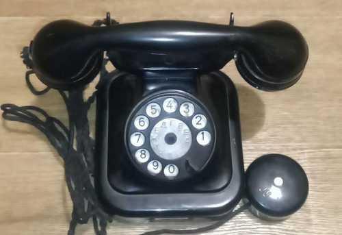 Старинный телефонный аппарат довоенный
