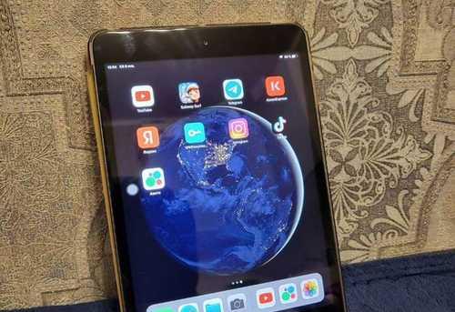 iPad mini 2 32гб WI-Fi в хорошем состоянии