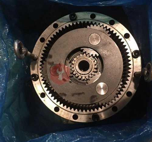 Редуктор поворота CAT 324DL