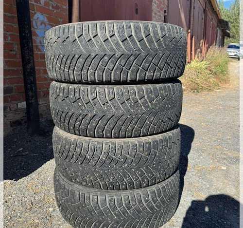 Michelin X-Ice North 4 215/55 R17 98T