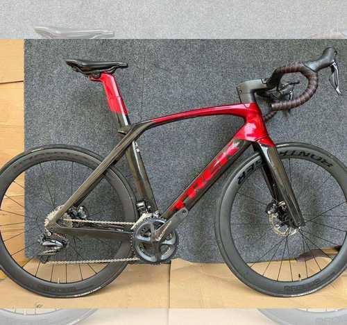 Топовый Trek Madone SLR 7 Di2 / Powermeter