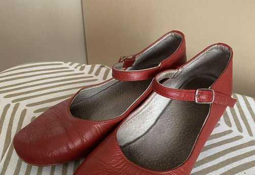 Красные туфли для народных танцев 33 размер