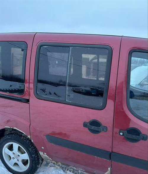 Задняя сдвижная дверь на Fiat Doblo 1