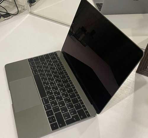 Apple macbook 12 2017 i5 16DDR