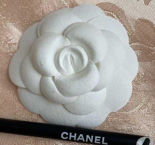 Chanel камелии, карандаш