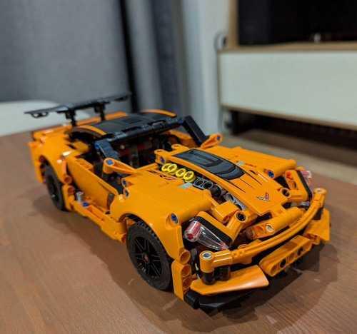 Lego Technic "Chevrolet Corvette ZR1" (42093)