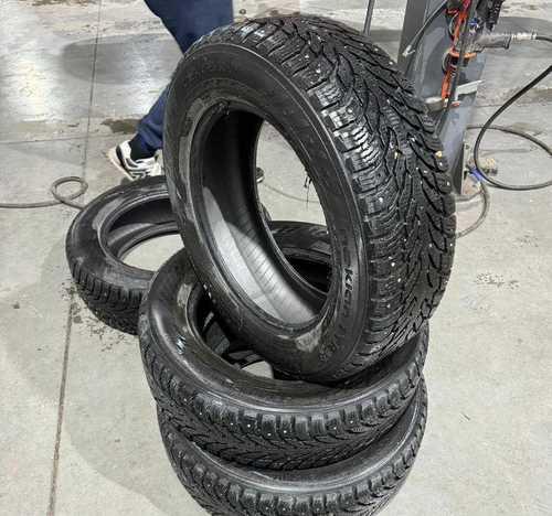 Nokian Tyres Hakkapeliitta 9 SUV 215/65 R17