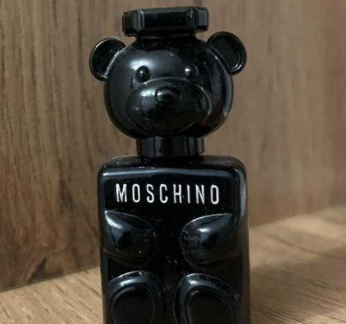 Moschino toy boy