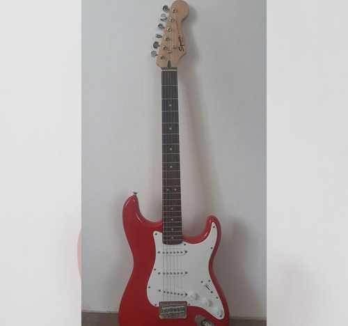 Электрогитара Fender squier bullet strat