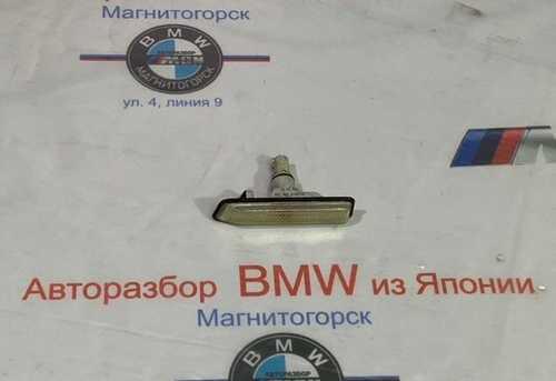 Повторитель поворота правый Bmw X5 E53 N62B44 2005