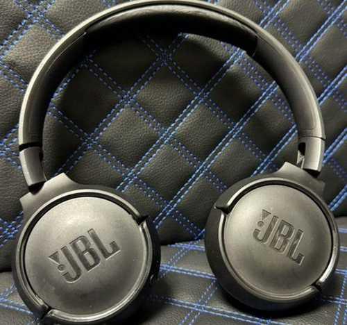 Беспроводные наушники jbl