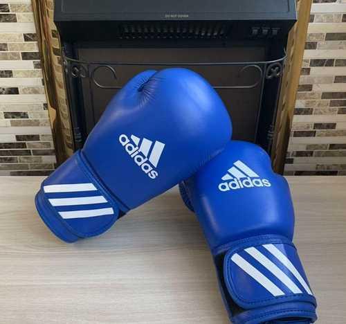 Боксерские перчатки adidas aiba 10 oz