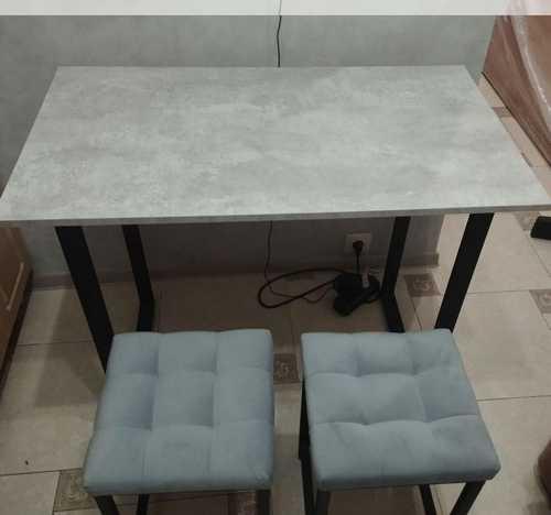 Кухонный стол и стулья комплект бу