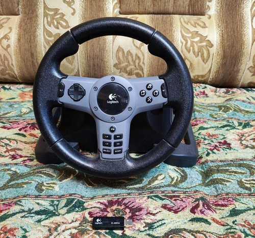 Игровой руль Logitech driving force