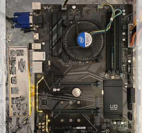 Комплект gigabyte B460 HD3 \ i3-10100 \ 4GB