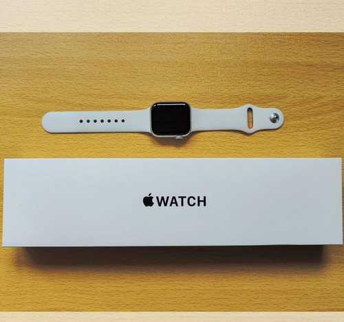 Apple Watch Series SE 2 40mm Silver Aluminum