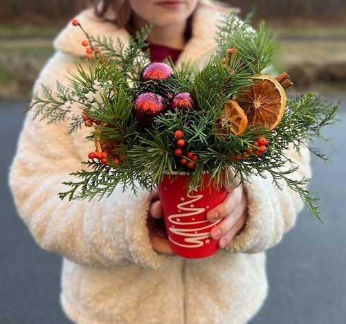 Мини букет из живой сосны