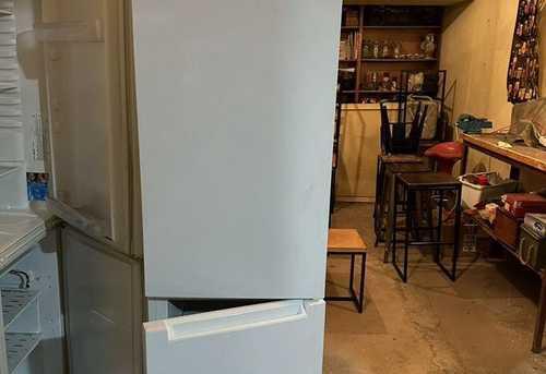 Холодильник бу indesit ds 320 w