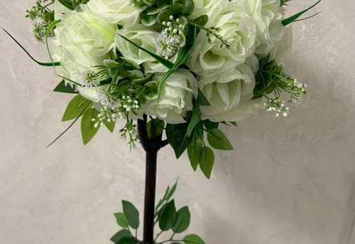 Подарочная композиция из белых роз