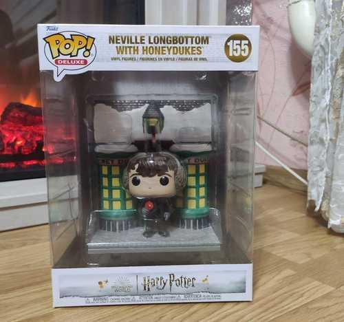 Funko Pop Neville Longbottom With Honeydukes 155