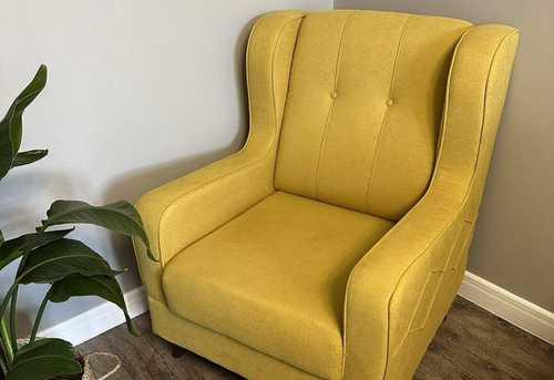 Мягкое кресло жёлтое
