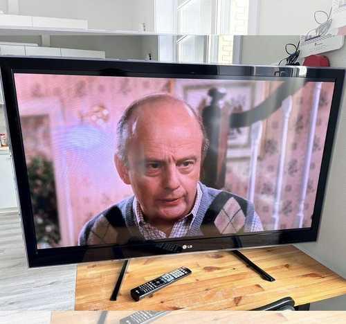 Телевизор LG 47 дюймов SMART TV