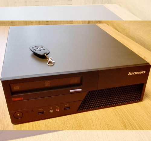 Горизонтальный системный блок Lenovo ThinkCentre M