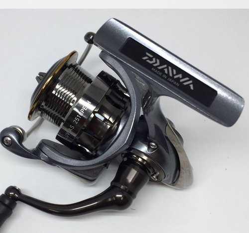 Daiwa 15 Luvias 2510 pe-h