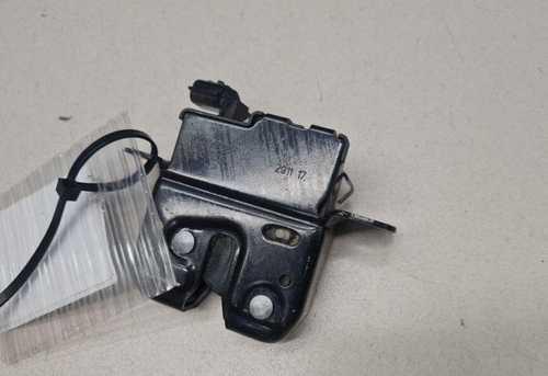 Замок багажника Renault Duster 2010
